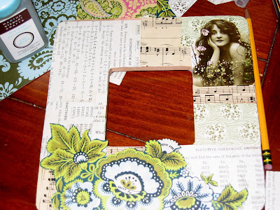 LizzyJDesigns: How to Make a Frame Pretty--Decoupage
