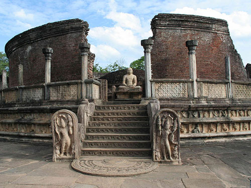 Travel Sri Lanka: Polonnaruwa