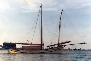 Malay Traditional Boat - Wooden Yacht: malay wooden yacht - perahu ...