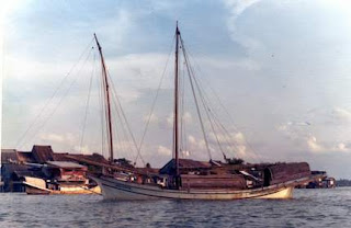 Malay Traditional Boat - Wooden Yacht: malay wooden yacht - perahu ...