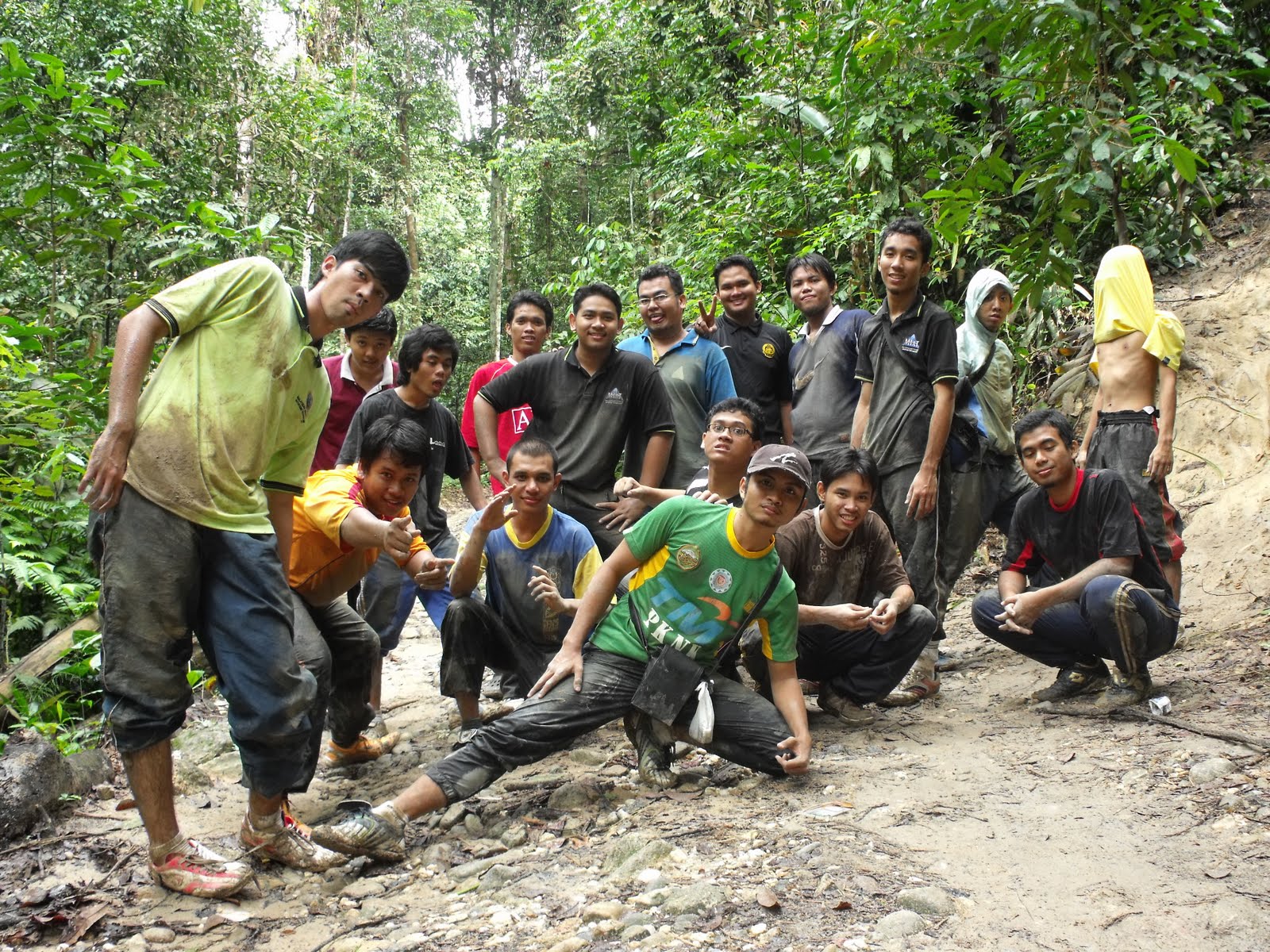 "Cek Ada Ramai Kawan" | myJournal@happyhour.