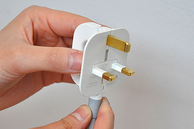 *: The New British Standard Slimmed Down Three-Pin Plug