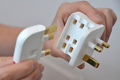 *: The New British Standard Slimmed Down Three-Pin Plug