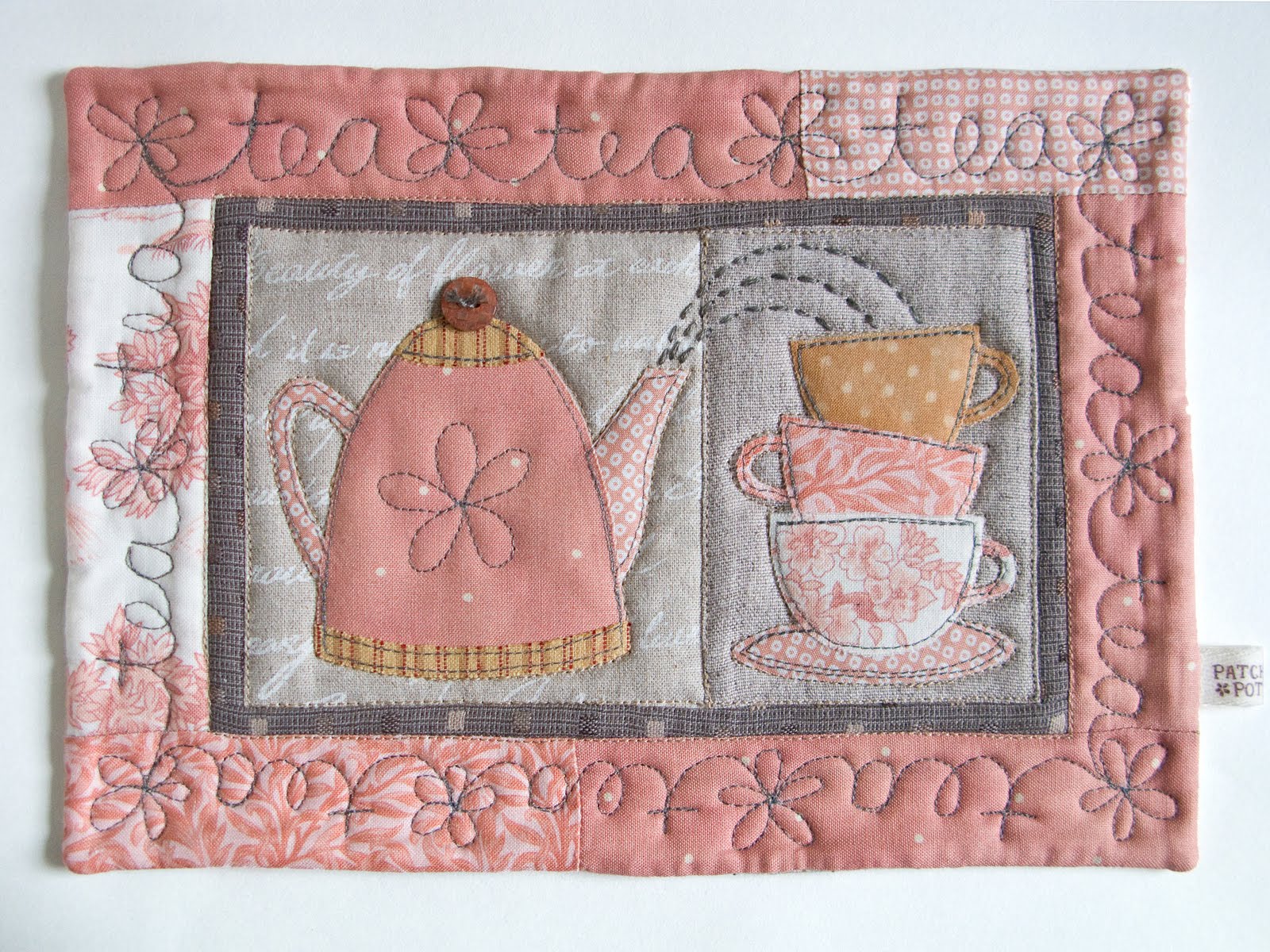 PatchworkPottery: Mug Rugs