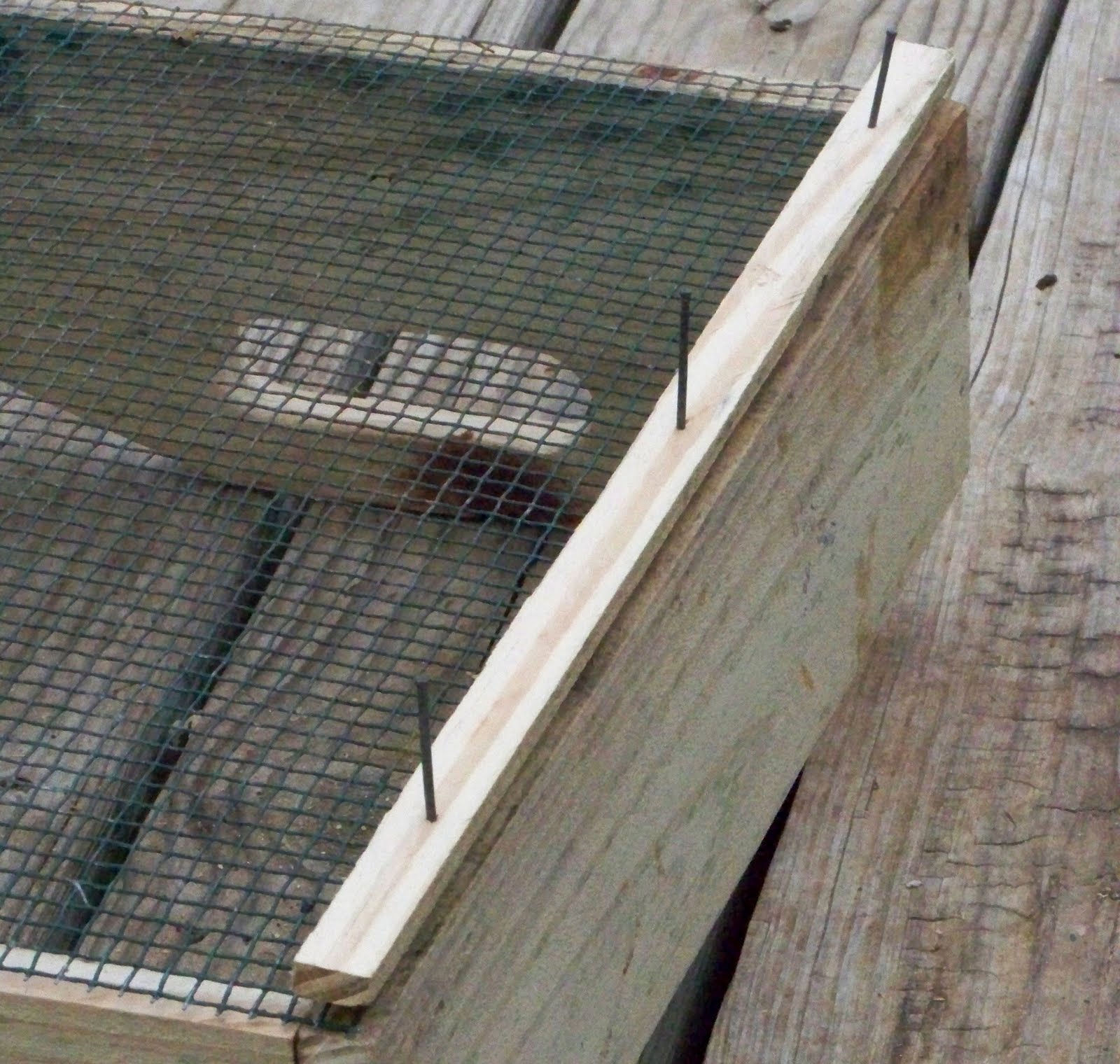 GRANDBOB'S GARDEN: Make This Handy Little Compost Sifter