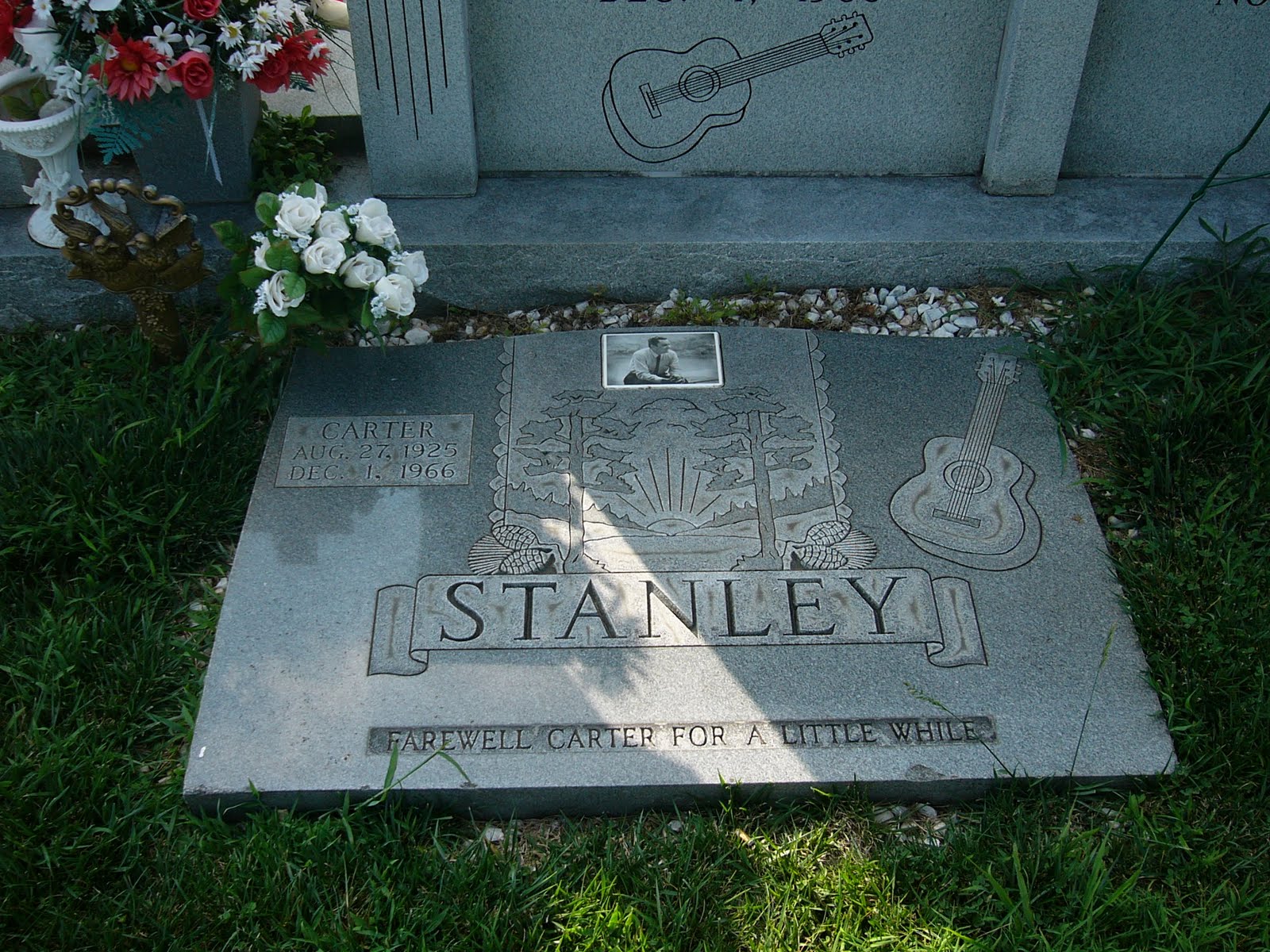 Sign33: Ralph Stanley