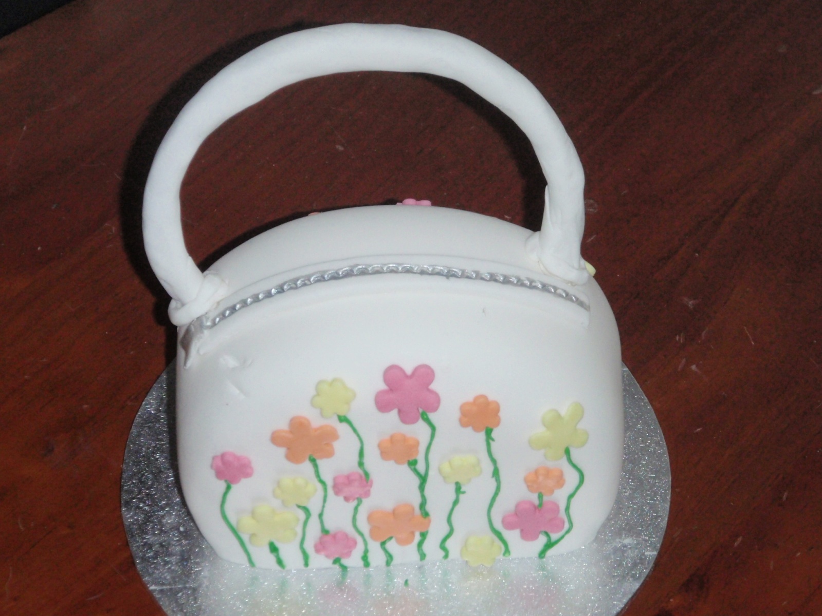 Takes the cake: Handbag cake
