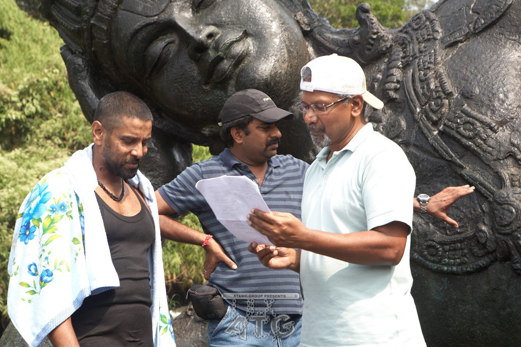 Raavanan Tamil Movie Stills - Raavanan Vikram Aishwarya Rai HQ Stills ...