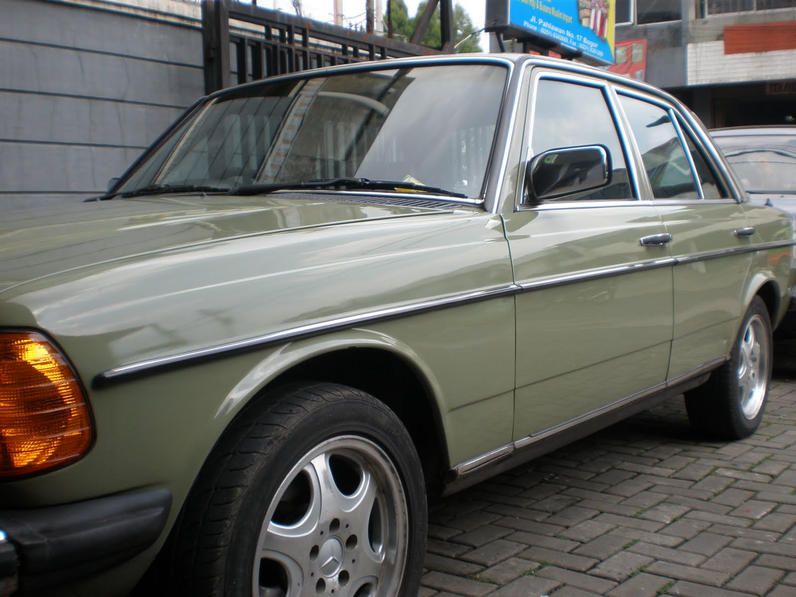 MauBeliMobil.com: mercy tiger 200 tahun 1985 hijau