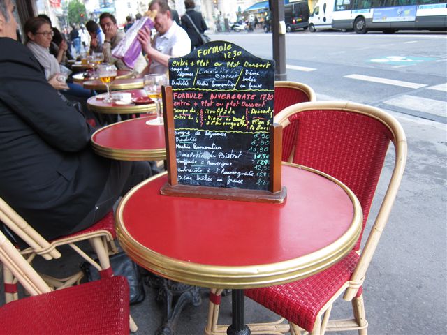 paris breakfasts: Les Fruits Rouges de Juillet