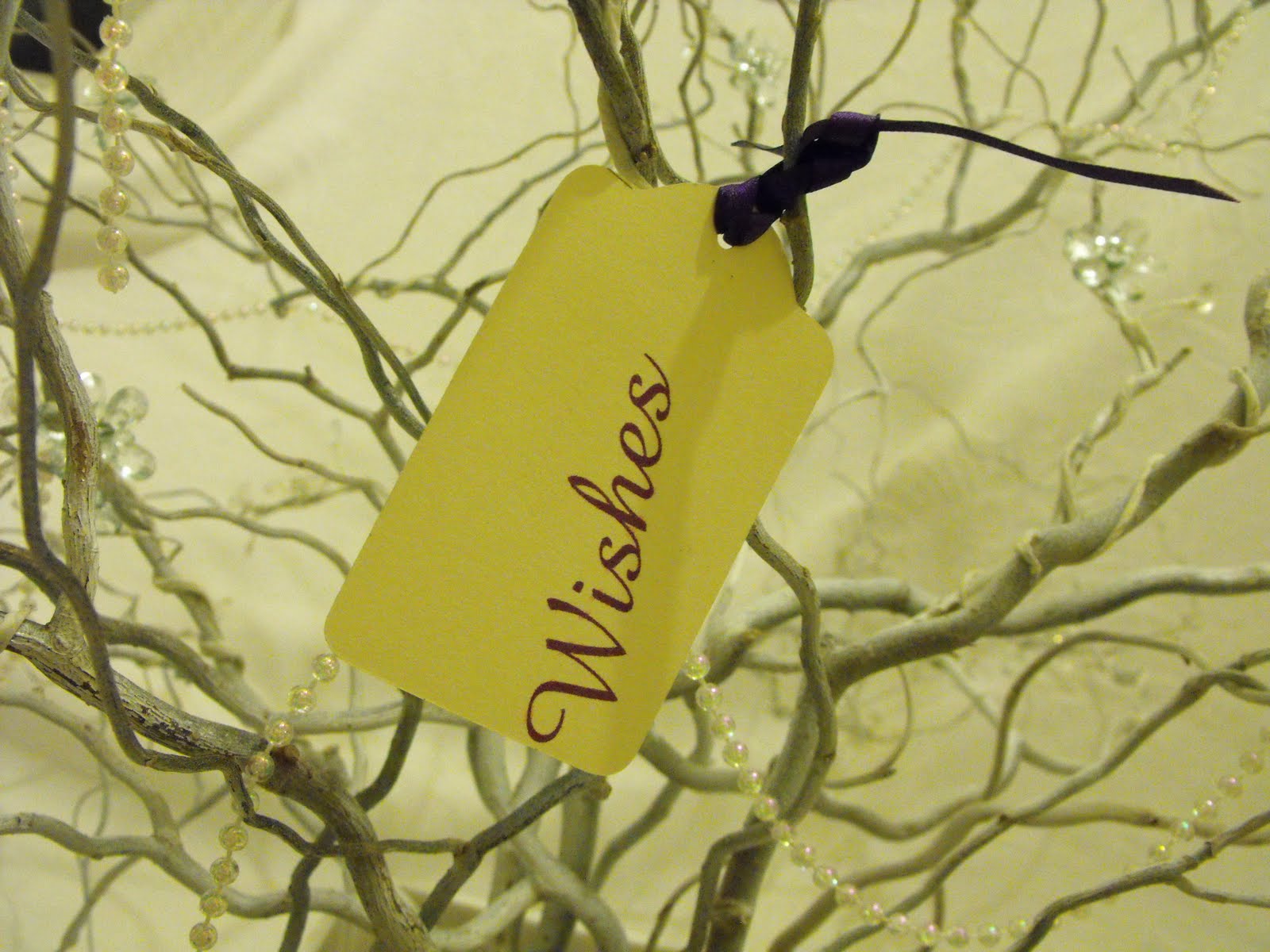 Box Clever Wedding: Wedding Wishes Tree