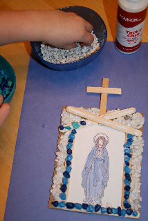 Karen's Adventures in Mommyland: Make Your Own Mary Grotto