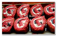 MarscyKuehMuih: KEK ROLL BLUEBERRY