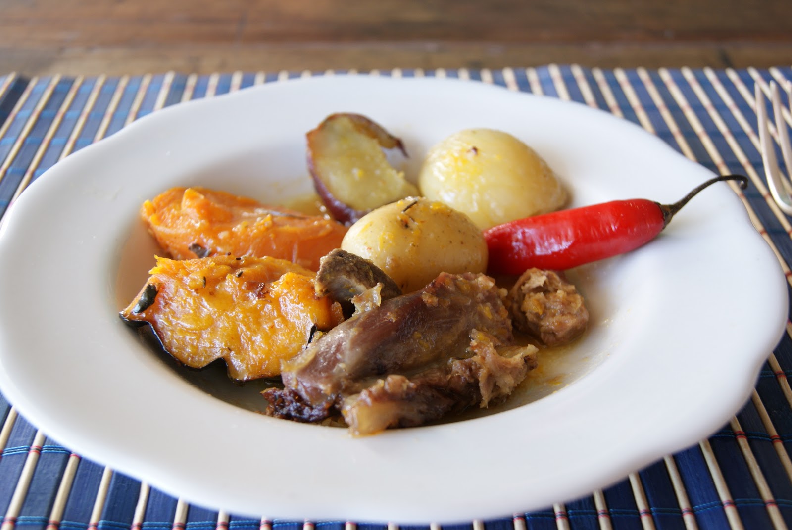 Cordeiro assado com legumes - Lilica Gourmet