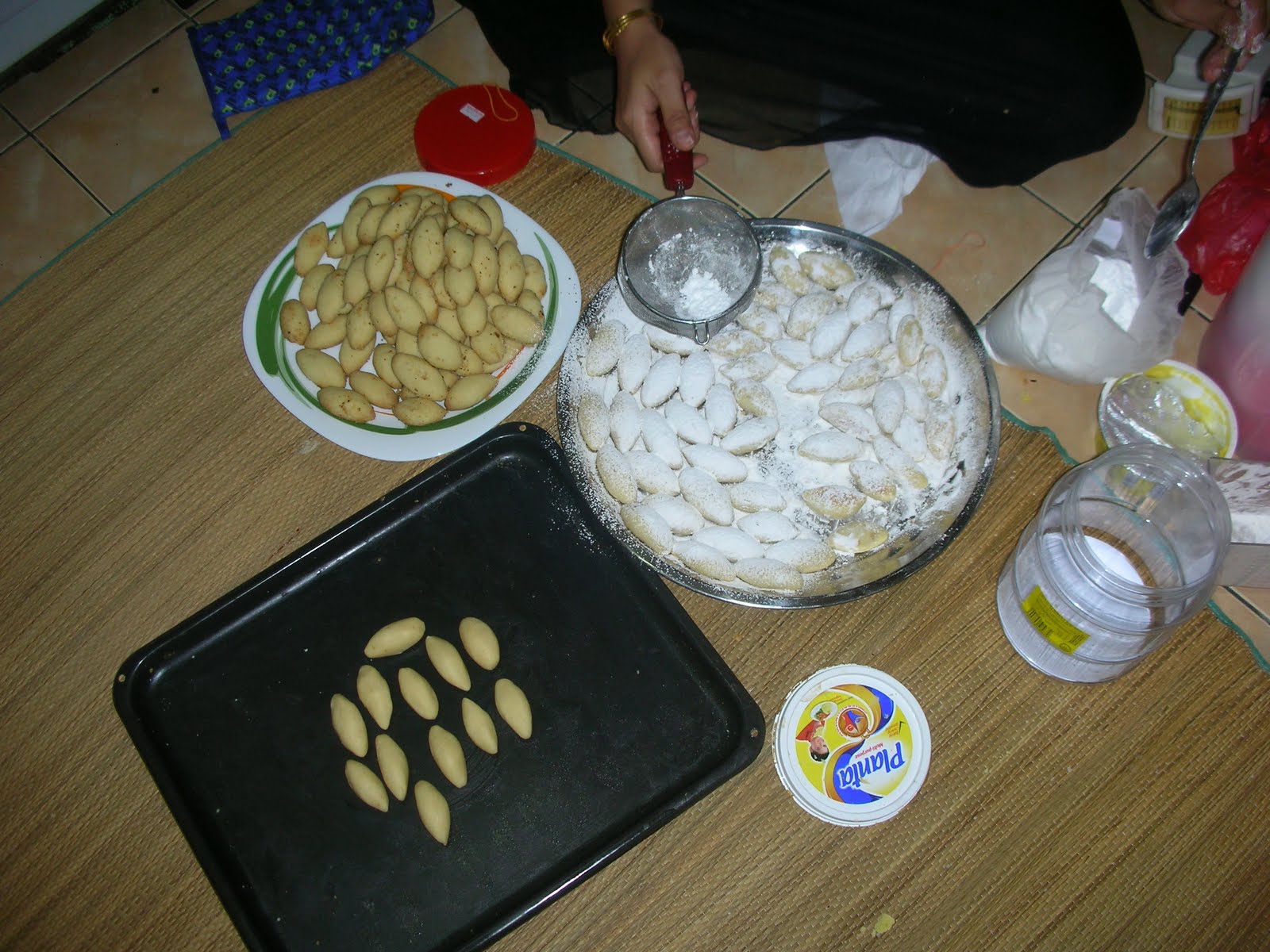 Minyak Gaz: Kueh Raya Preparation