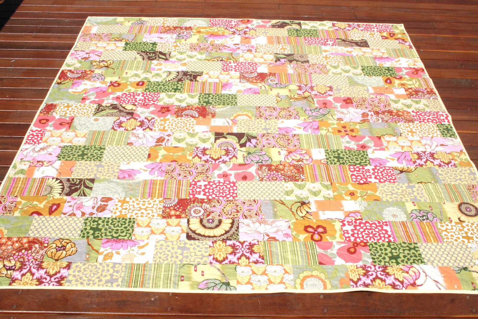Gone Aussie Quilting: Amy Butler Lotus Quilt Finished