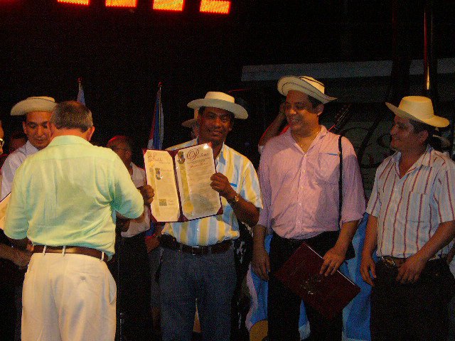 EL LIBRO DÉCIMAS DEL POETA CHE BONILLA: LA DECIMA PANAMEÑA EN PUERTO RICO