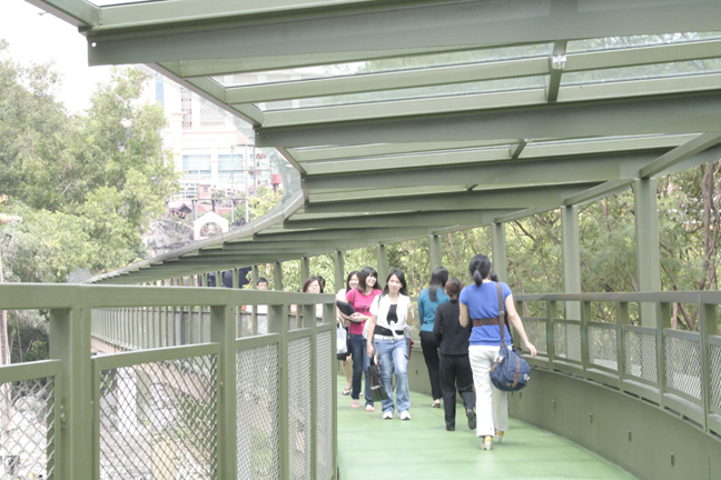 Campus News: Canopy Walkway Provides Convenience to Sunway Students