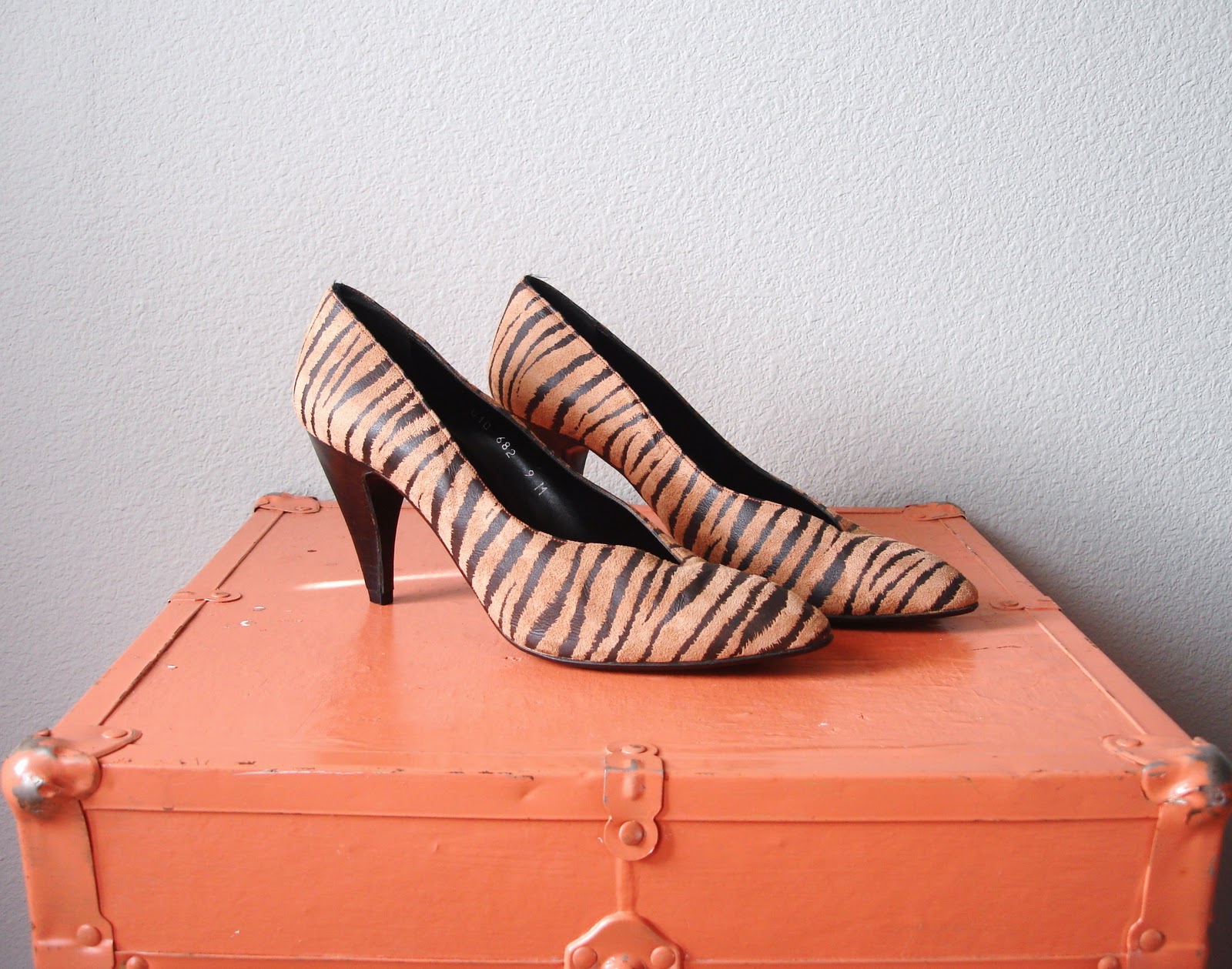 Revolving Styles Vintage: All Dressed Up