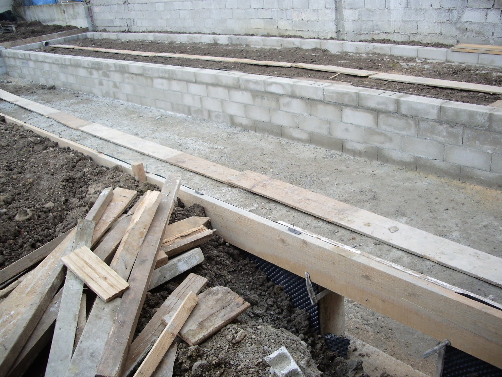 ma maison en parpaings de bois BVB: Le soubassement