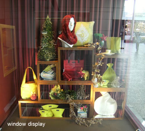 WINDOW DISPLAY IDEAS , VISUAL MERCHANDISE: VISUAL / DISPLAY DESIGN