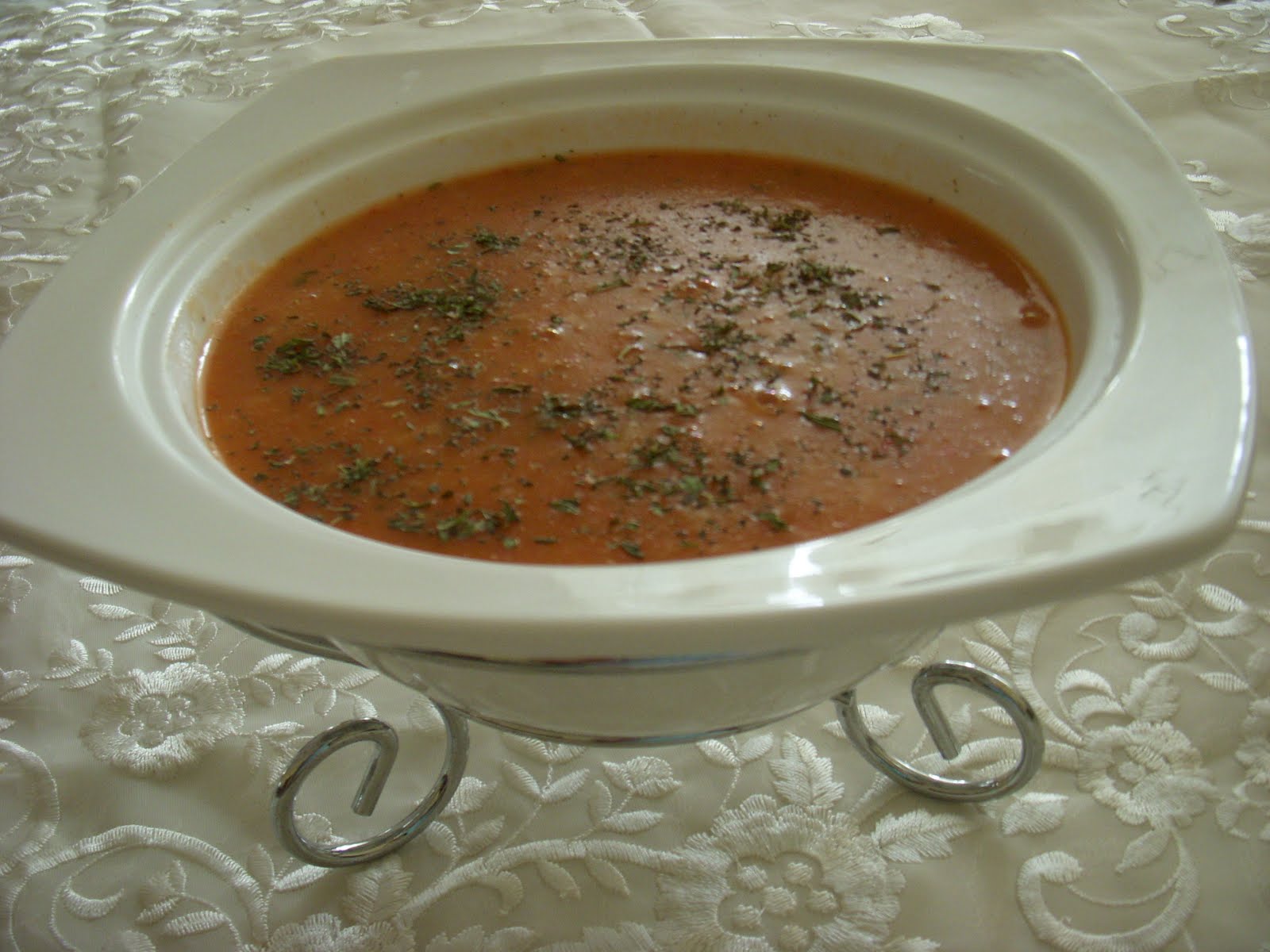 Bir Dut Masalı: DOMATESLİ, TAVUKLU UN ÇORBASI (VALİDE SULTAN USULÜ)