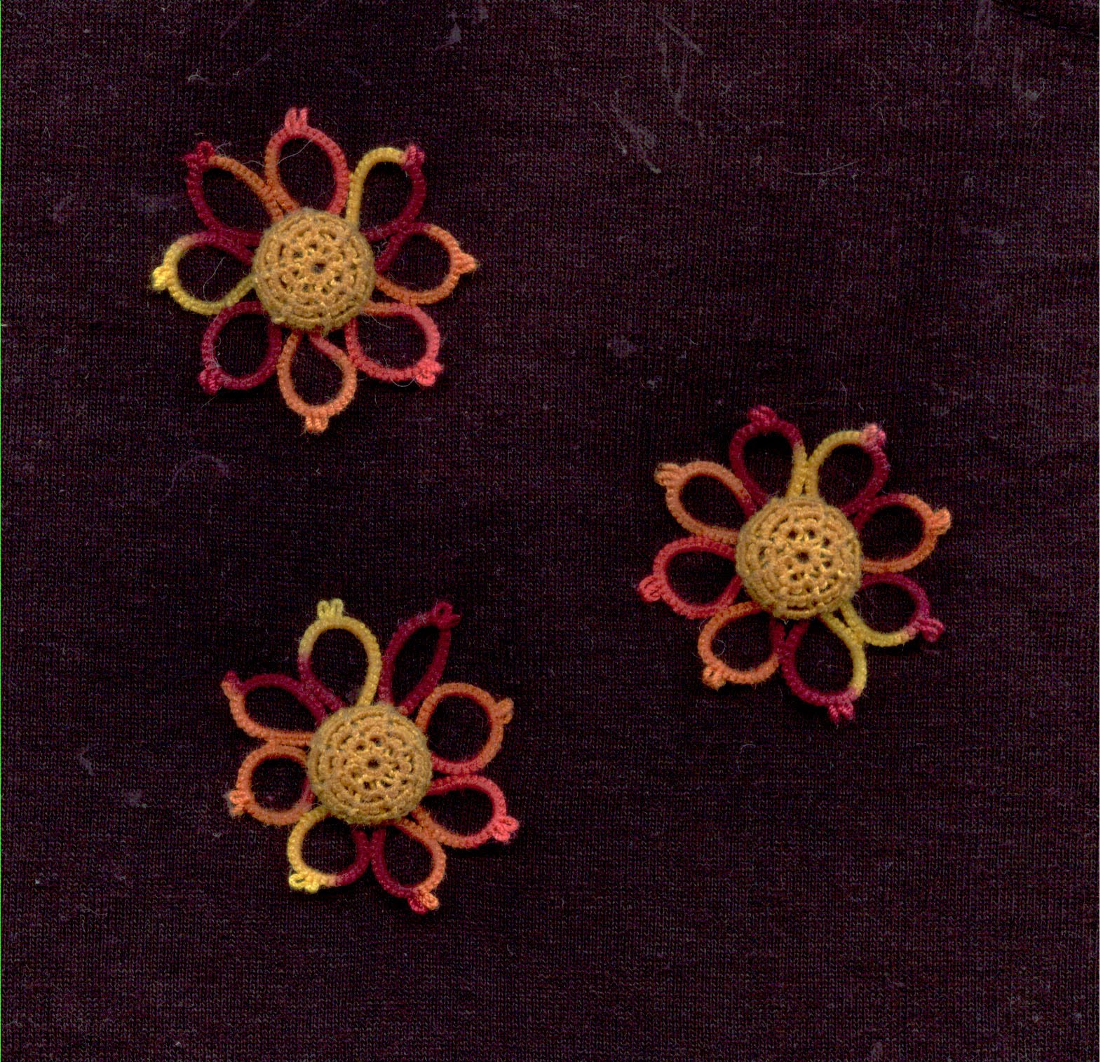 Tatting Treasures: More Tatted Buttons