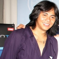 Berita Selebriti Terpanas Dan TerHeboh: Ferdy Element Ternyata Berpoligami