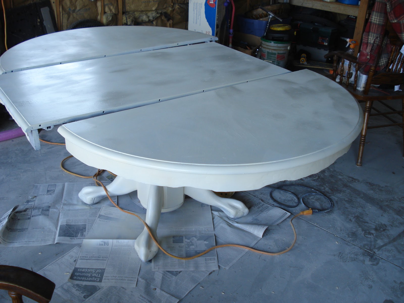 Thrifty Decorating: Craig's List Find: Refinishing an old ugly table