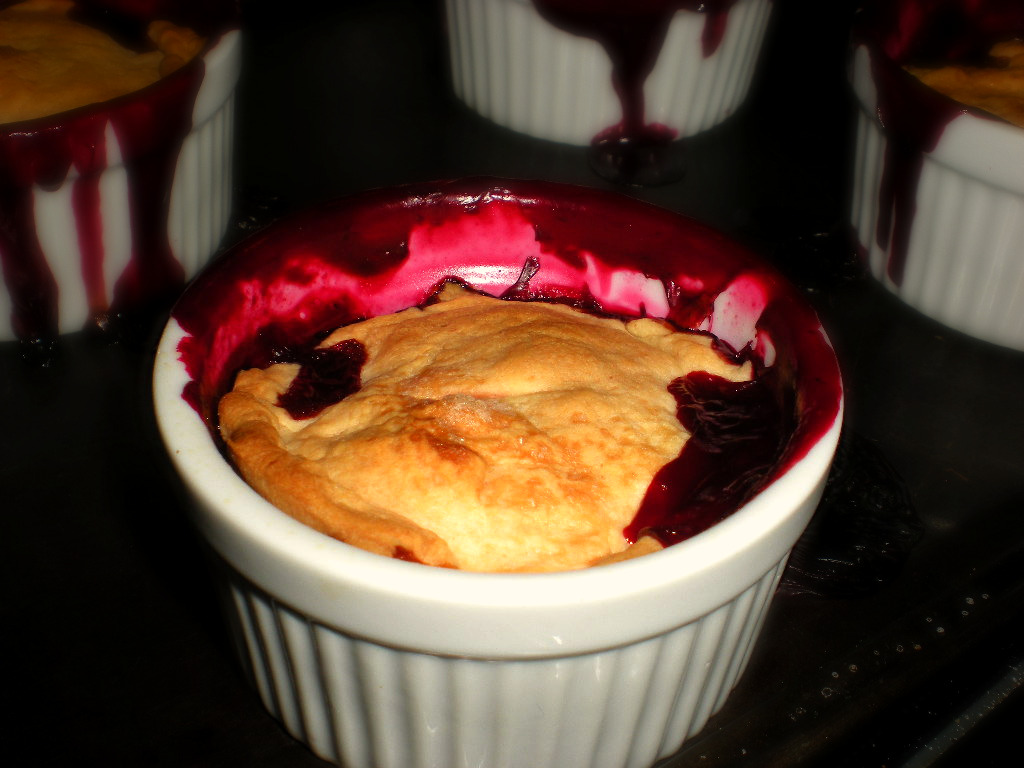 Becoming Domestic: Mini Blackberry Pies
