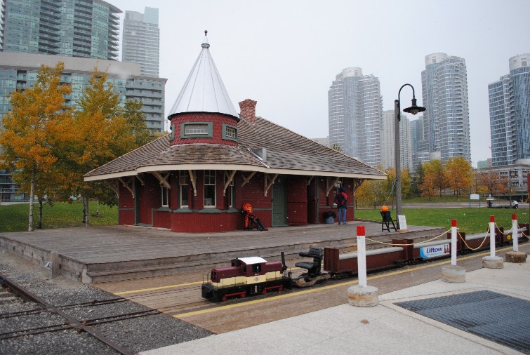 Way Out In The Margin: Margin Notes: Halloween, Snow, Hawk, KPFA