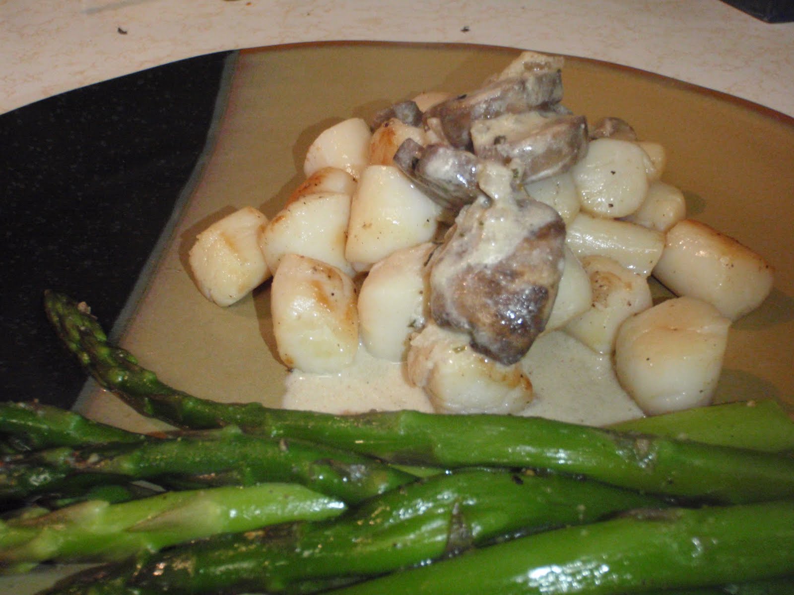 My 30 to 30 Success: Baby Scallops with Mushroom Sauce