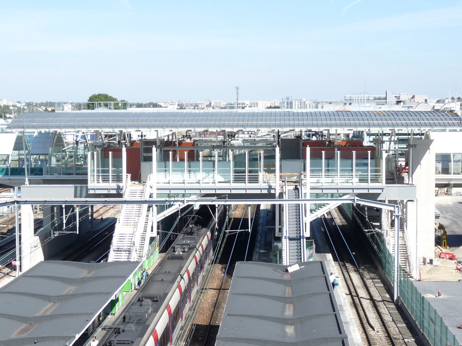 ADEVE: L'ancienne et la nouvelle gare de Massy-Palaiseau.