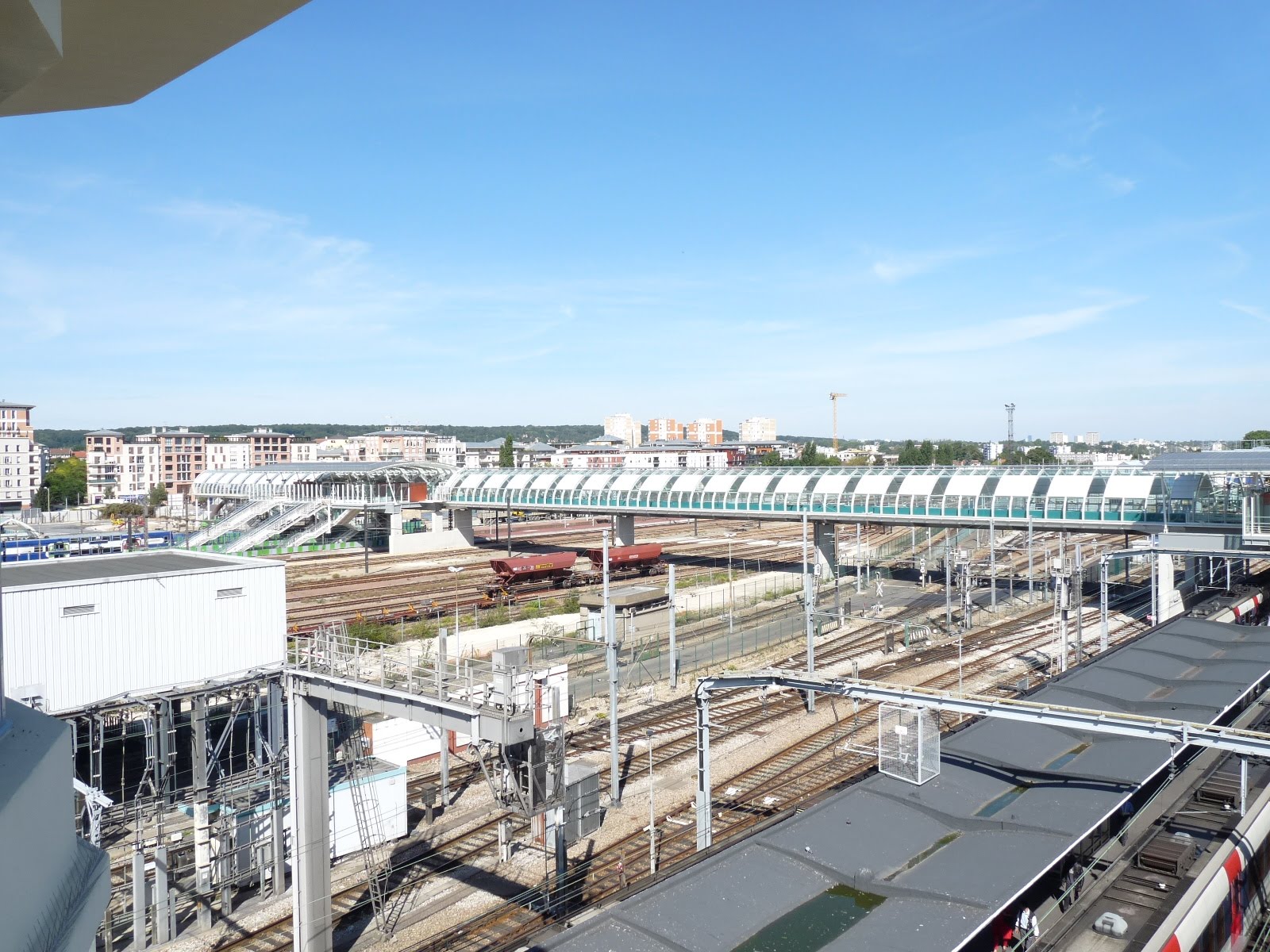 ADEVE: L'ancienne et la nouvelle gare de Massy-Palaiseau.