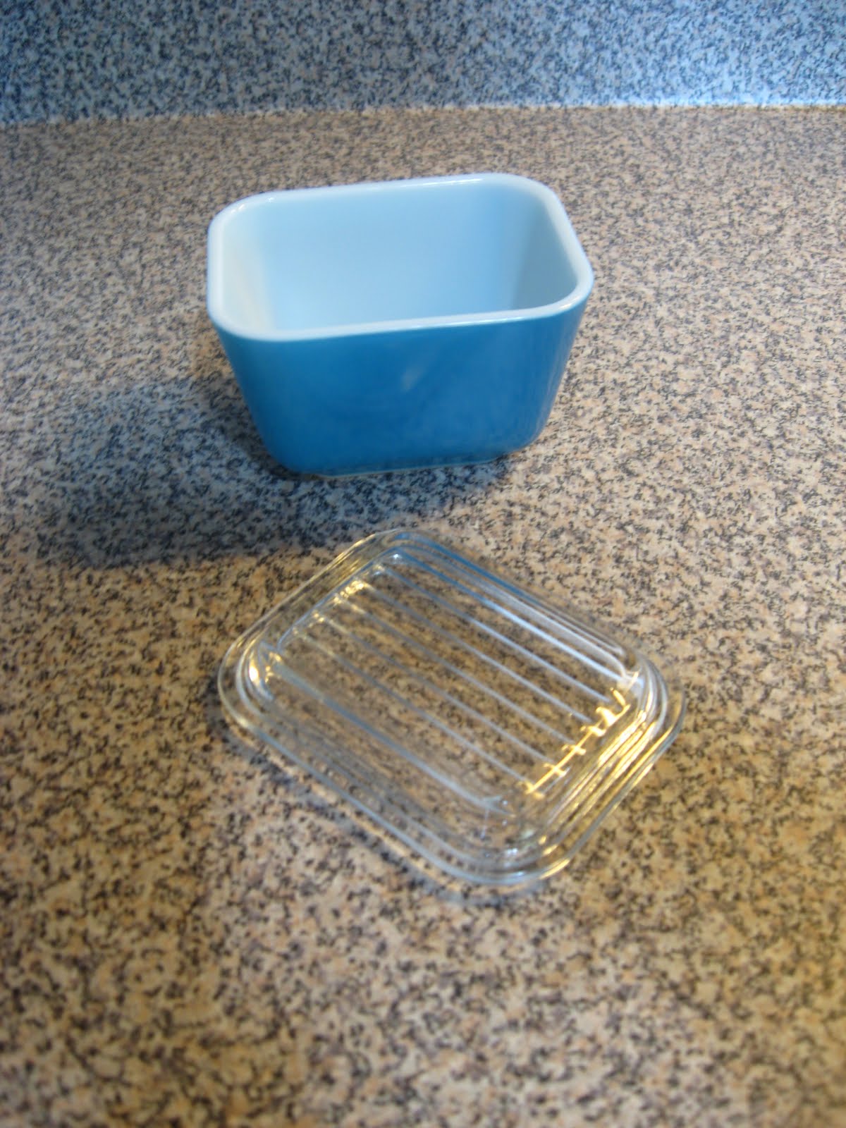 Down On The Farm: Vintage Pyrex Refrigerator Bowls