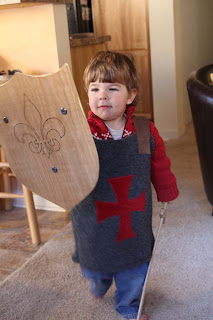 Red Currant Designs: Knight's Tunic Tutorial