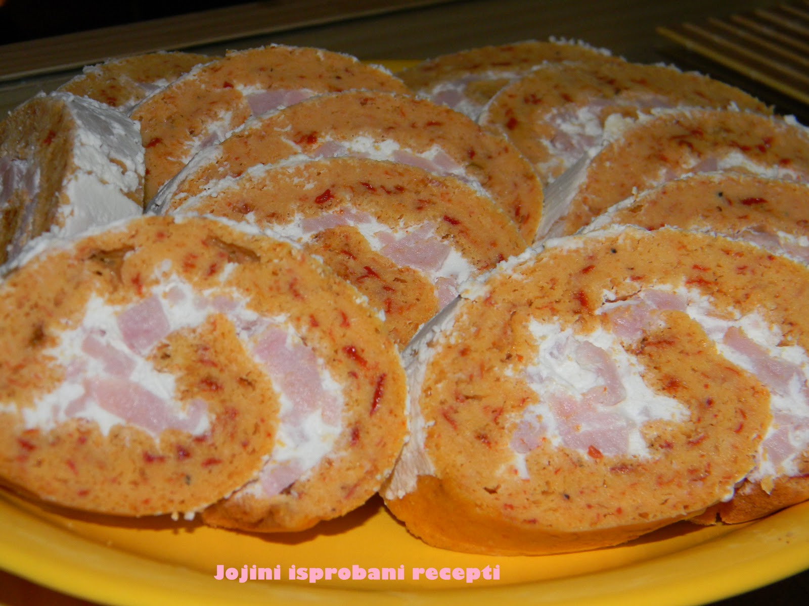 Slani rolat sa ajvarom ~ Jojini isprobani recepti