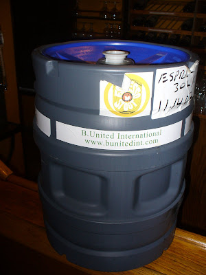 The Potable Curmudgeon: Behold: The plastic one-way keg.