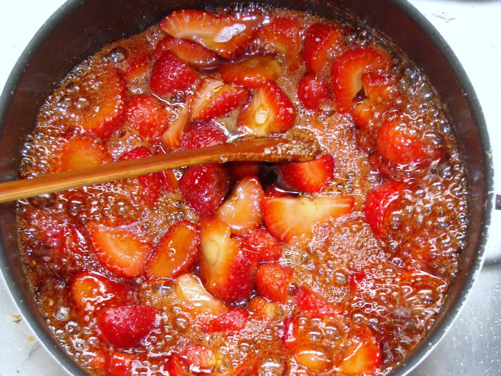 Calda de morango com cassis