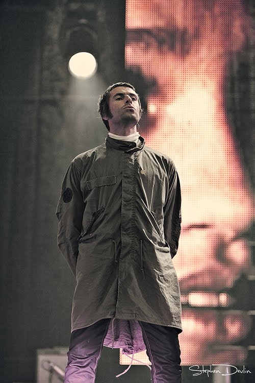 BURNAGEBYBURNAGE: Oasis bajo el lente de Stephen Devlin