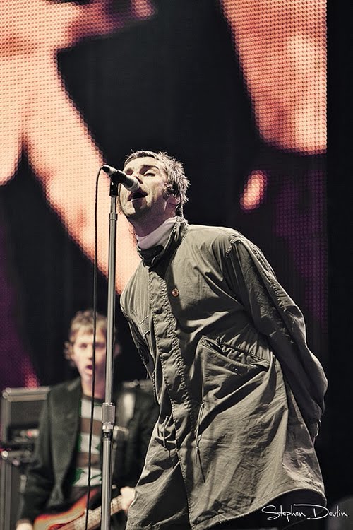 BURNAGEBYBURNAGE: Oasis bajo el lente de Stephen Devlin