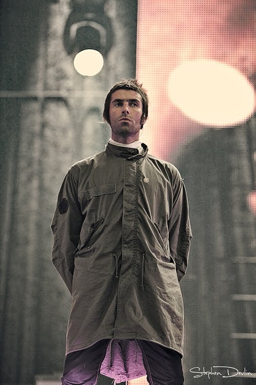 BURNAGEBYBURNAGE: Oasis bajo el lente de Stephen Devlin