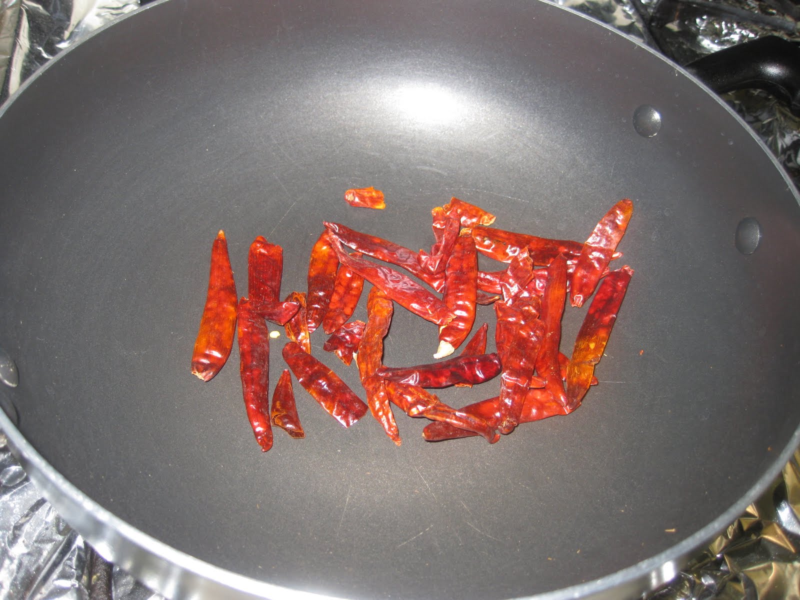 Divya's Recipes: Gongura Pachadi (Red Sorrel Leaves Pickle)