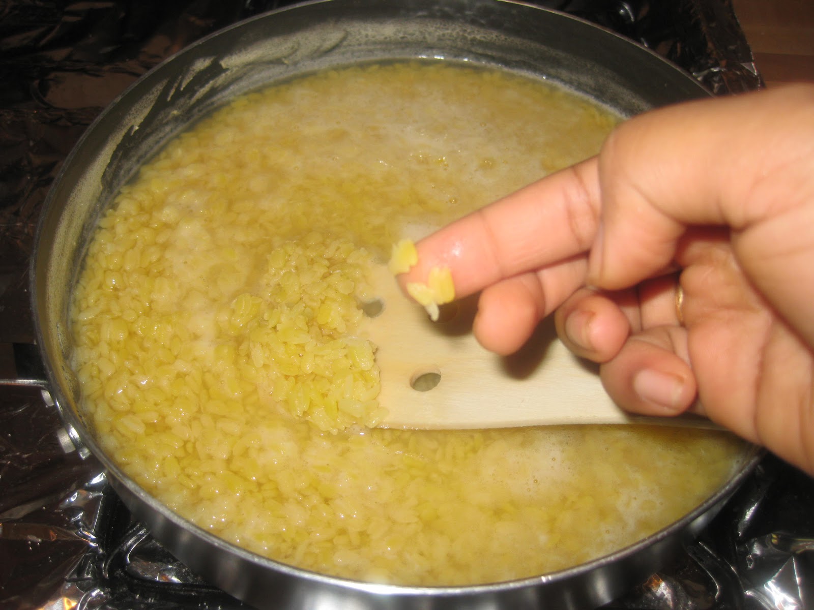 Divya's Recipes: Bobbatlu / Bhakshalu / Obbatu / Puran Poli