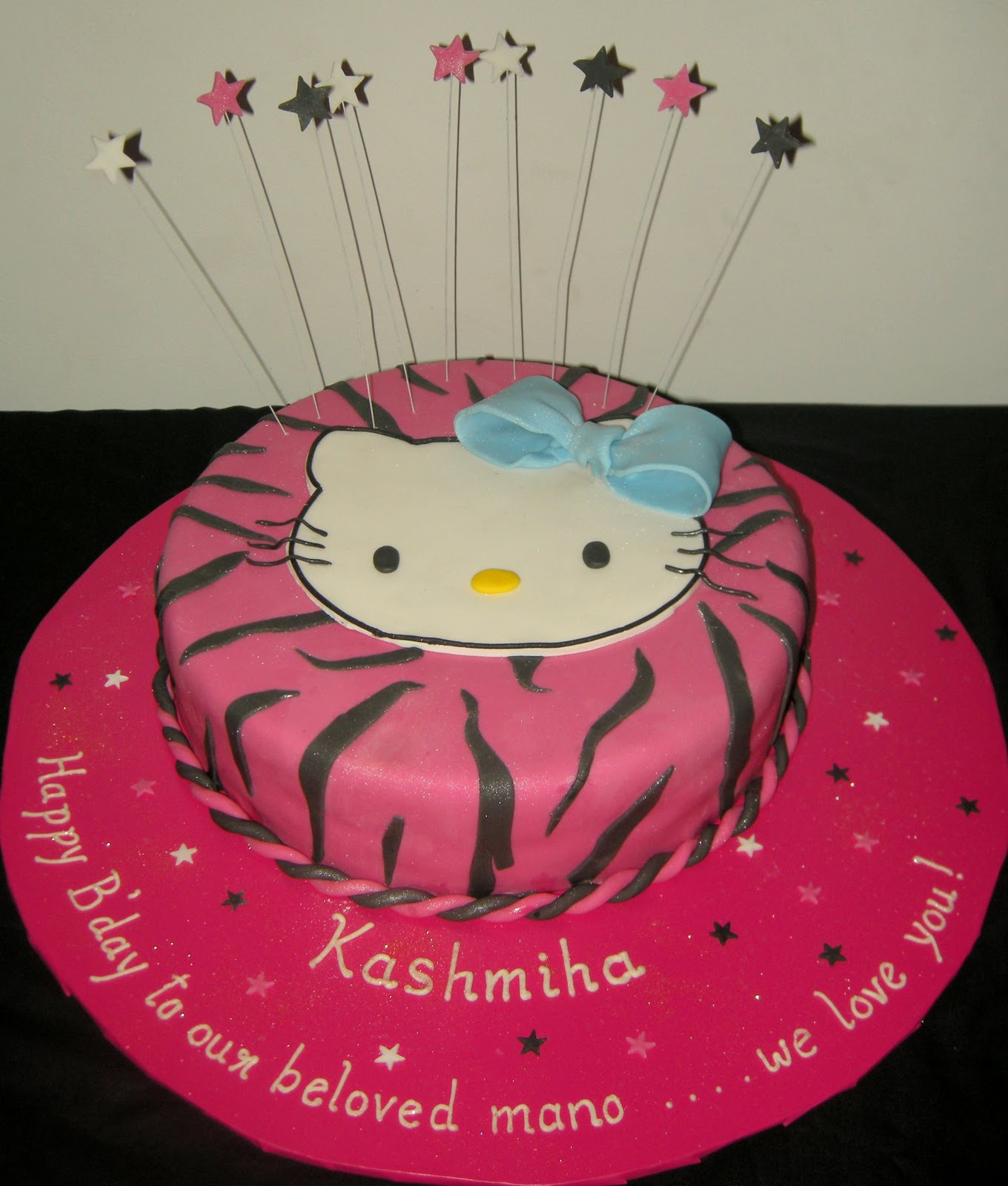 Harshi's Cakes & Bakes: Pink & Black Hello Kitty Cake