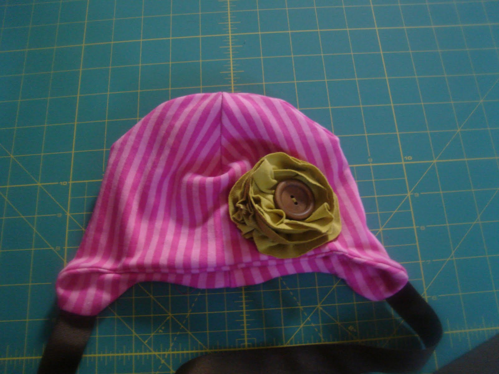 Meek + Chic: Pat in the Hat Tutorial