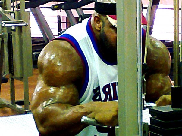 LA PERFECTION FAITE HOMME: GUY MONTEFIORE SHAFFER 01/02