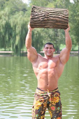 LA PERFECTION FAITE HOMME: IANA IONUT (YUMMI COSMIN) 01/07