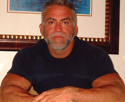 LA PERFECTION FAITE HOMME: CHRIS FILIPPELLI 02/02