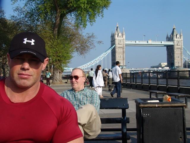 LA PERFECTION FAITE HOMME: BRAD HOLLIBAUGH 05/08